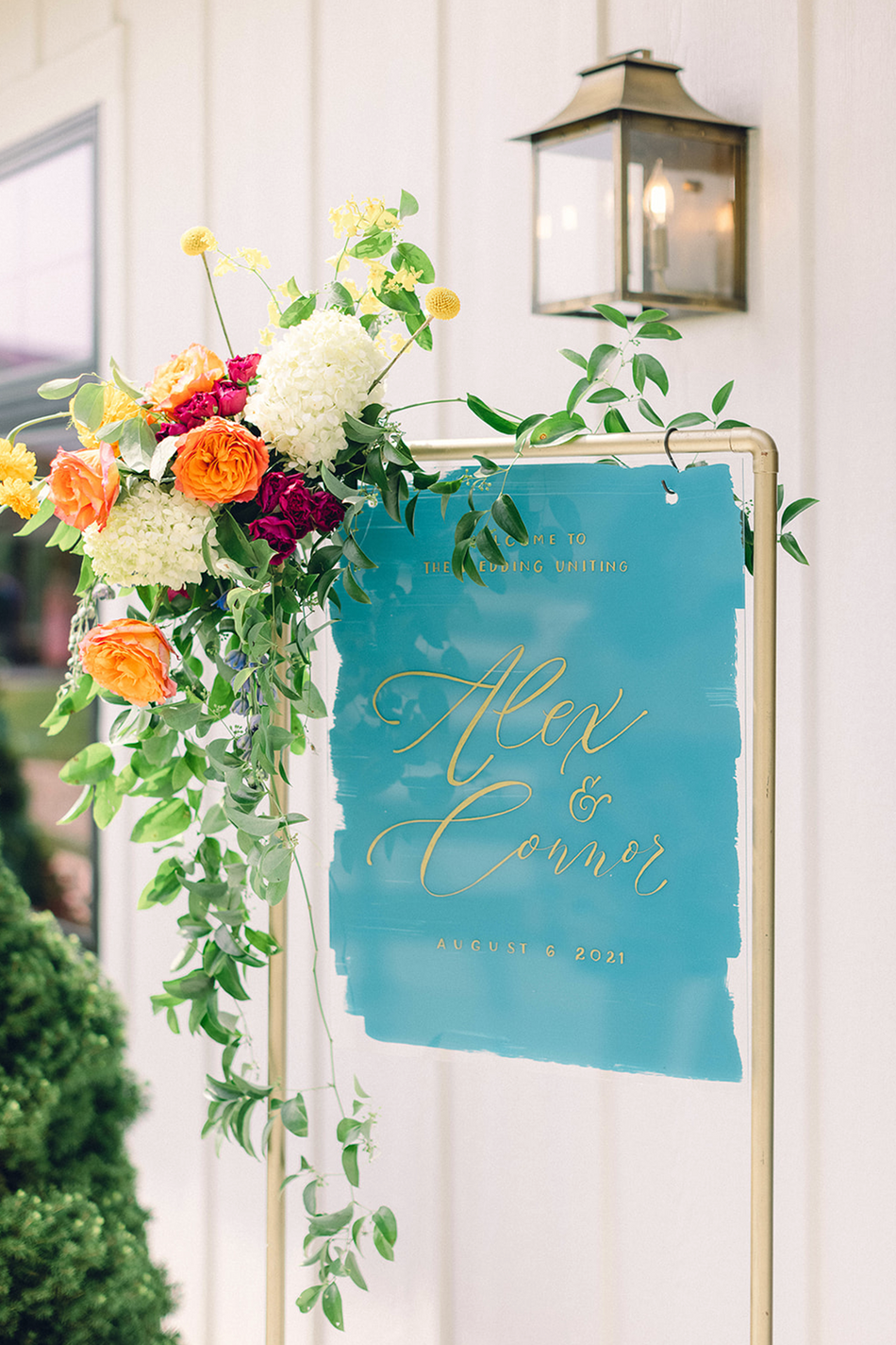 Gold Pipe Sign Stand | LOCAL RENTAL – Creative in Bloom